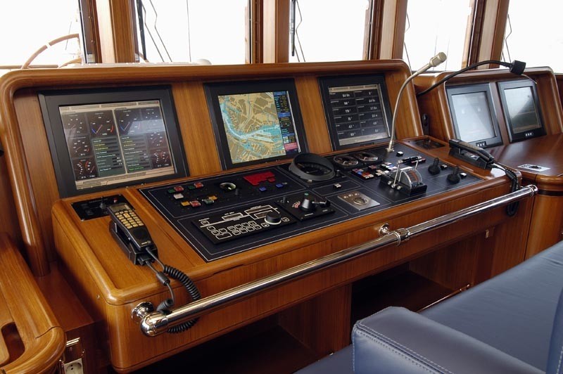 Yacht ATHENA, Royal Huisman | CHARTERWORLD Luxury Superyacht Charters